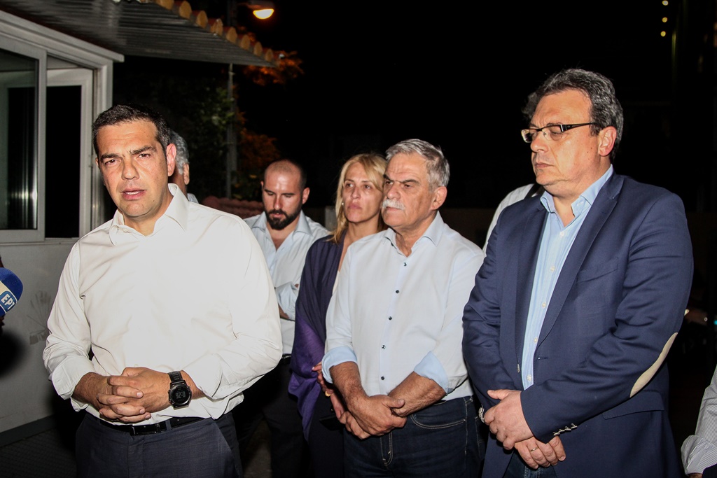 Αν γράψεις κάτι για τη ΔΟΥΡΟΥ, τον ΤΣΙΠΡΑ, και τους ανωτέρους σου στο ...