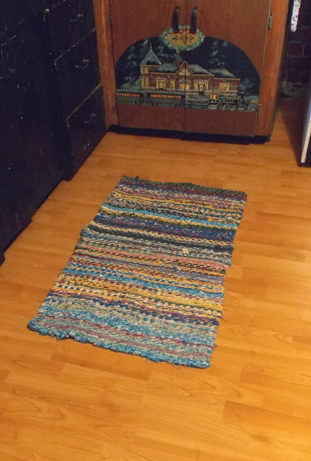 The Farmhouse in the Field: Weave Your Home a Little Happy Rug