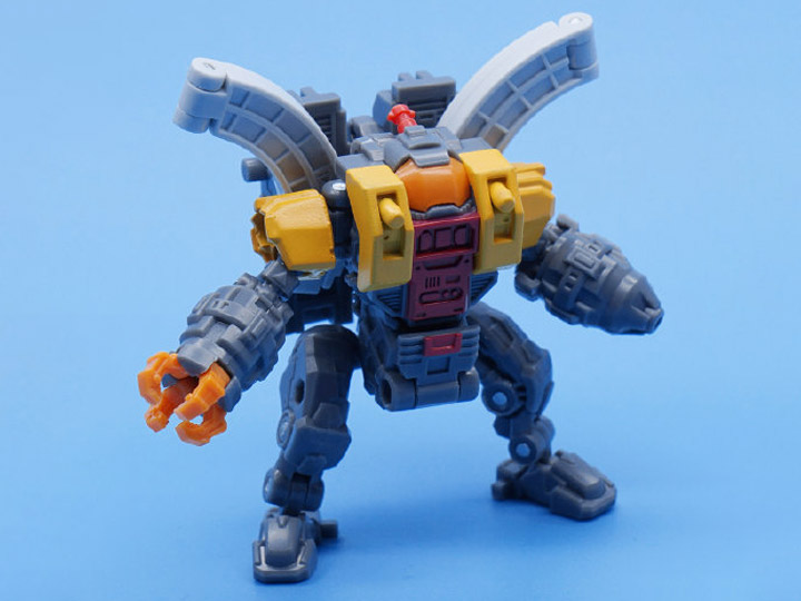Super Punch: Teeny-tiny third-party Omega Supreme figure