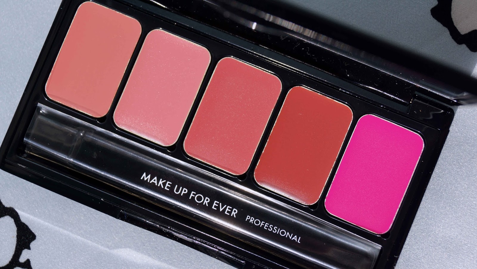 Beauty Unearthly: Make up for ever Rouge Artist Palette # 04 Cool Beige ...