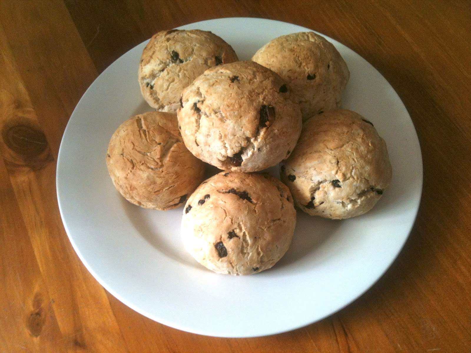 The Active Scrawler: Allergy free currant buns recipe
