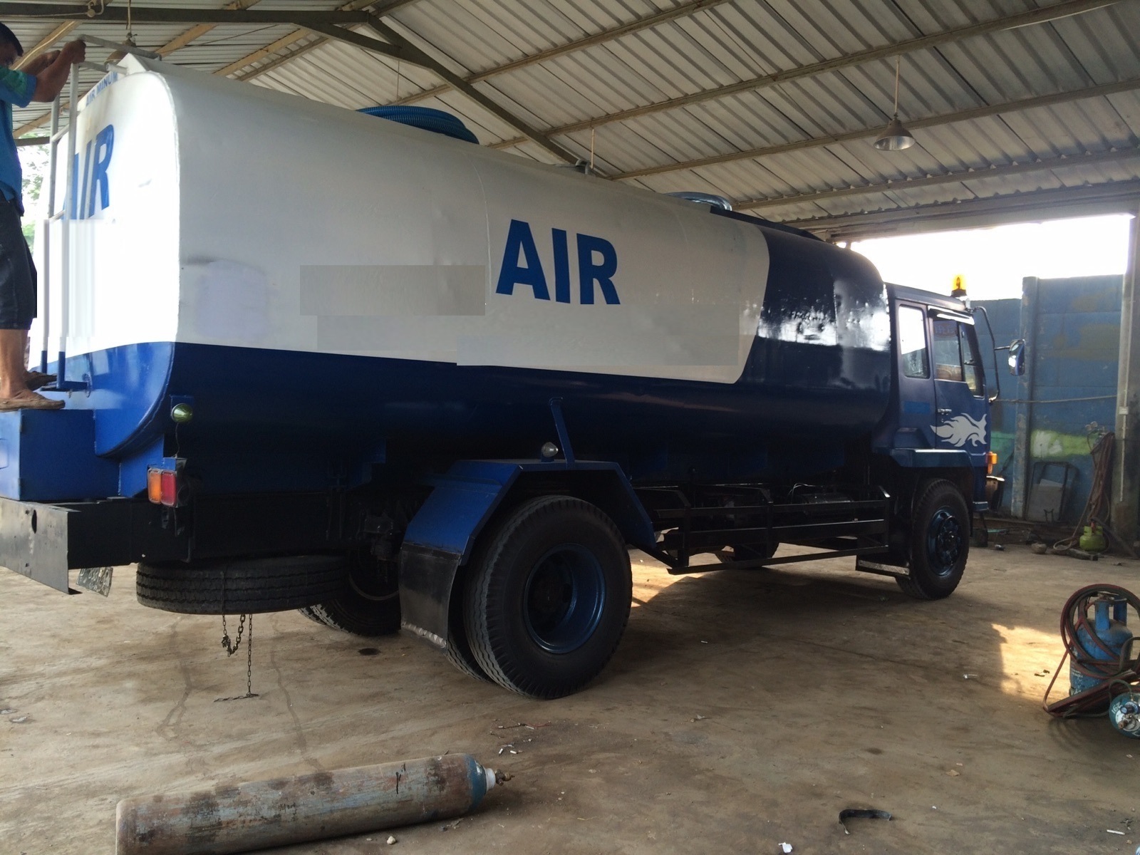 Dijual Mobil Truk Tangki 20000 ltr mitsubishi puso 2004 harga 220jt.