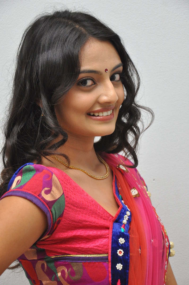 Tollywood Actress Nikitha Narayan Latest Cute Photo Stills |Beautiful ...