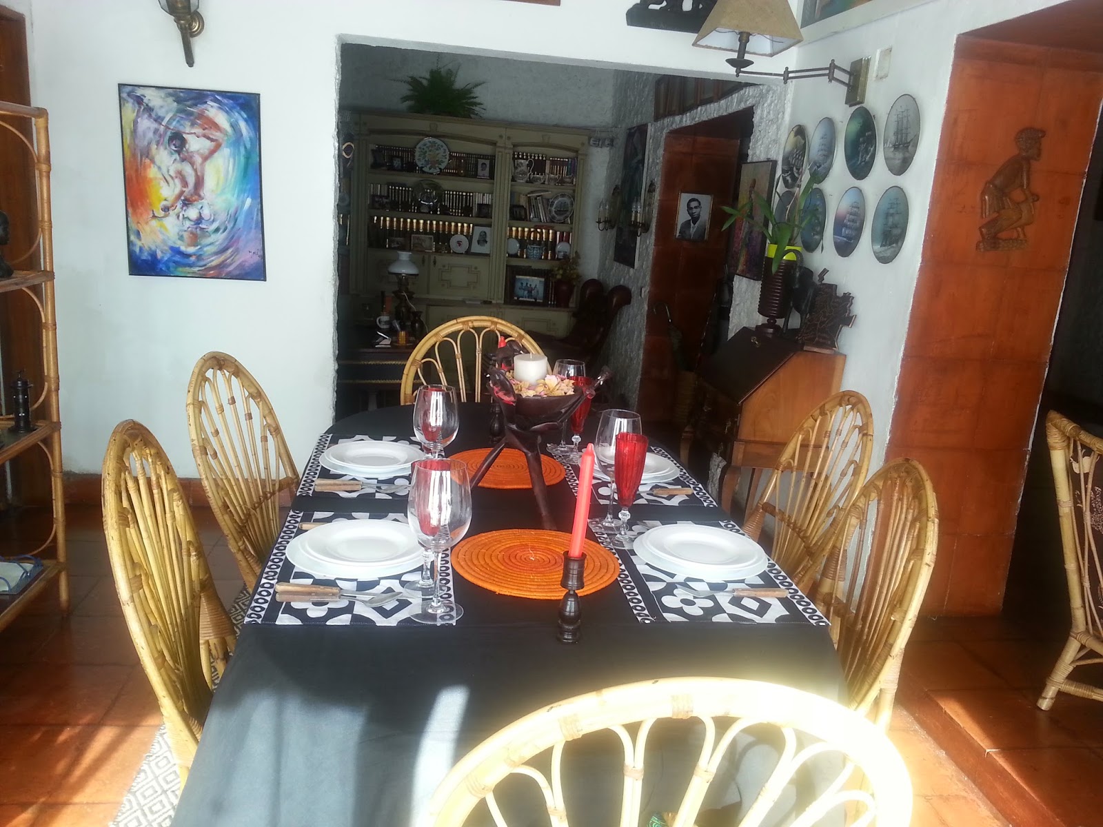 África de coração : Mesa com samakaka - pano típico de Angola