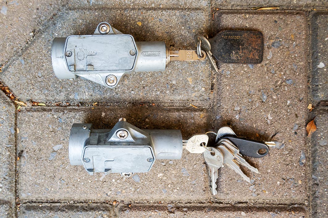 Beans' Triumph TR7 Blog: FHC resto nr. 93; Ignition lock bolts