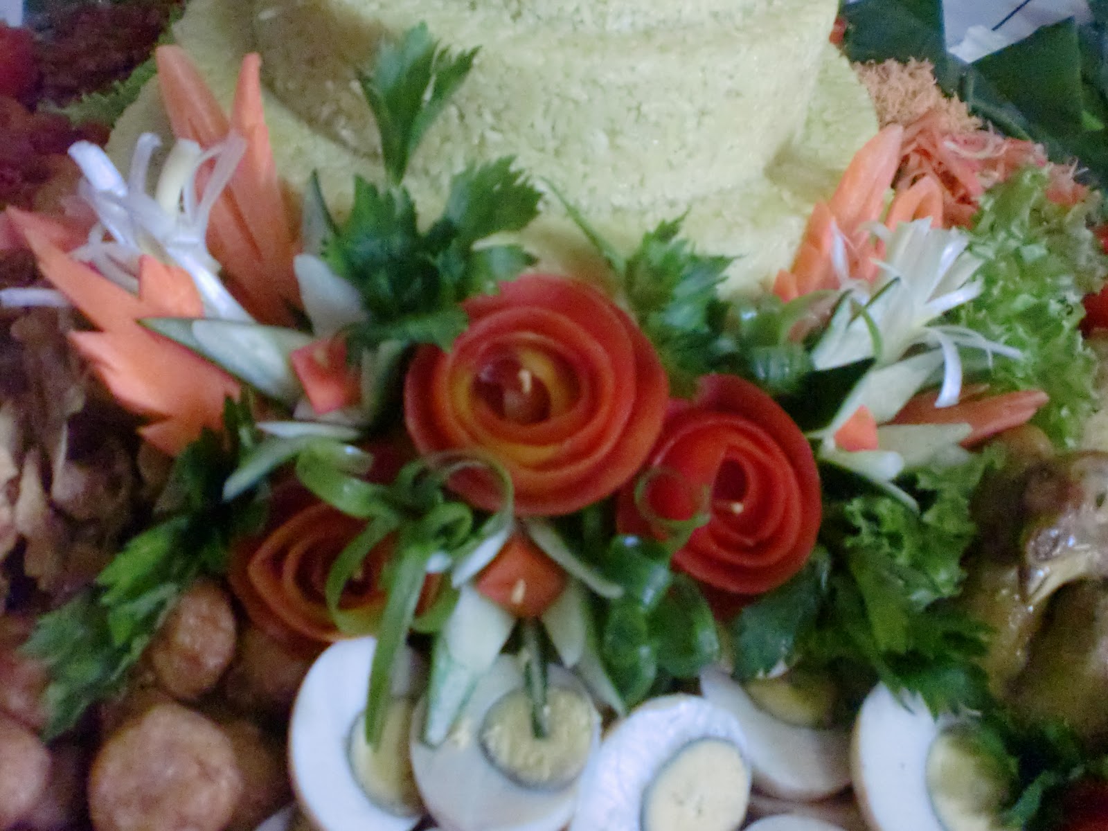 TinuG's Kitchen Stories: Pengertian Tumpeng dan Cara Membuat Tumpeng ...