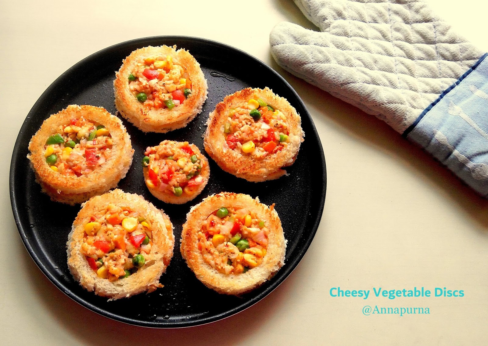 Annapurna: Cheesy Vegetable Discs / Baked Bread Appetizer