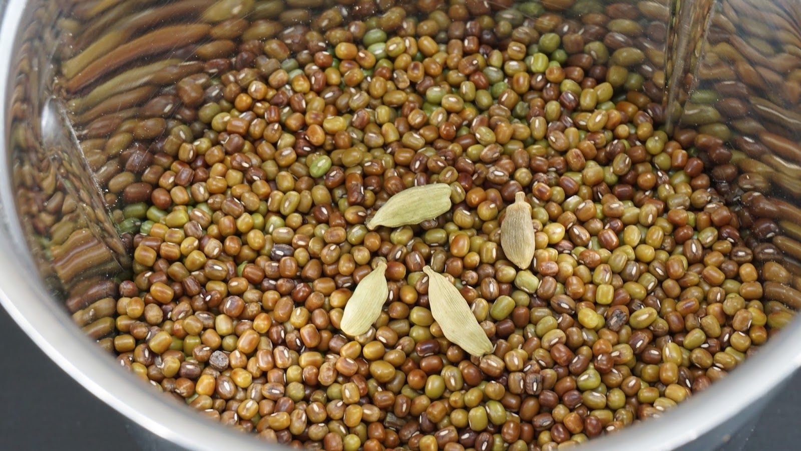 Munthiri Kothu Recipe | Steffi's Recipes