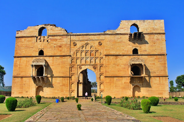 Into the Center of Jain Culture and History of Chanderi | India ...