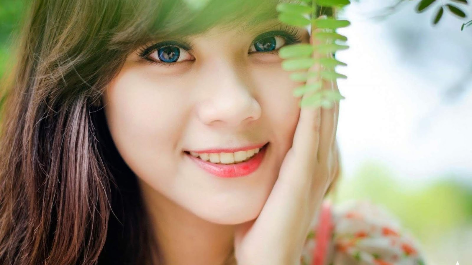 Top 10 beautiful girls in the world