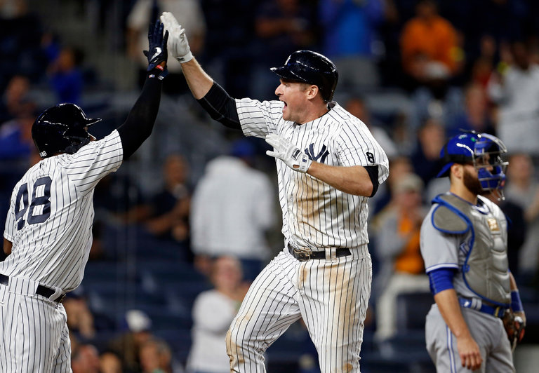 Bleeding Yankee Blue: THERE'S A RUMBLE IN THE BRONX...