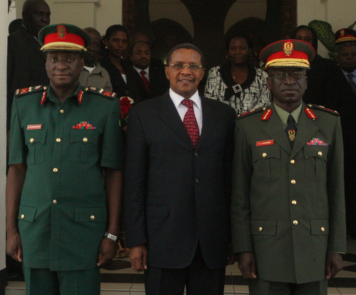 Majina ya Maofisa Wakuu wa JWTZ waliopandishwa vyeo na Rais Kikwete ...