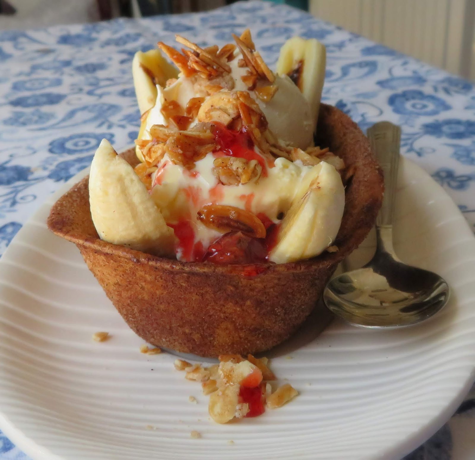 Churro Banana Split Boats | The English Kitchen