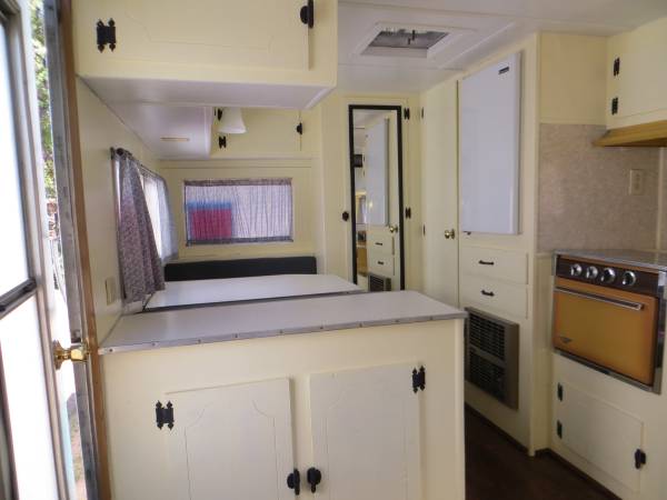 Nice Small Travel Trailer, 1970 Komfort 14' - RV & Camper