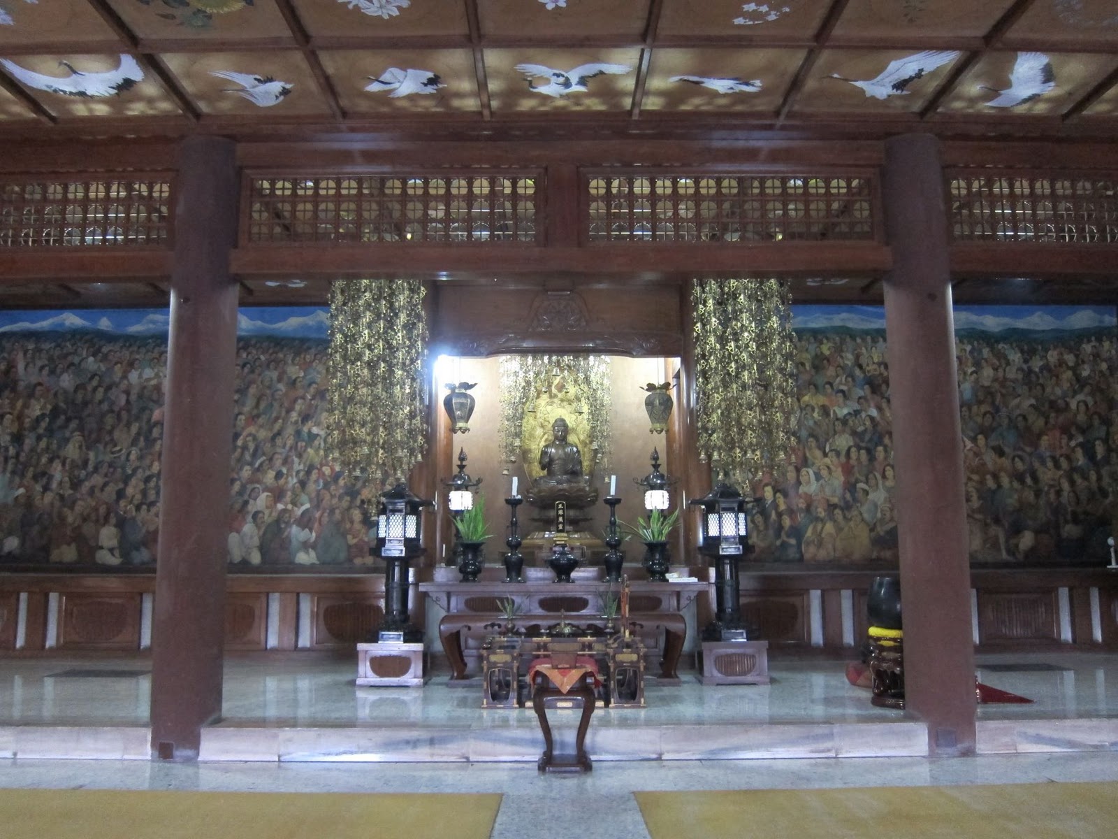 Worldtour 2011 - 2012: 21st December: Visiting the Buddhist temples of ...