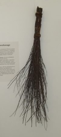 Armas y armaduras en España: Azotes