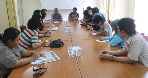 Theofilus Cs Belajar ke Tribun Manado ~ Dion DB Putra