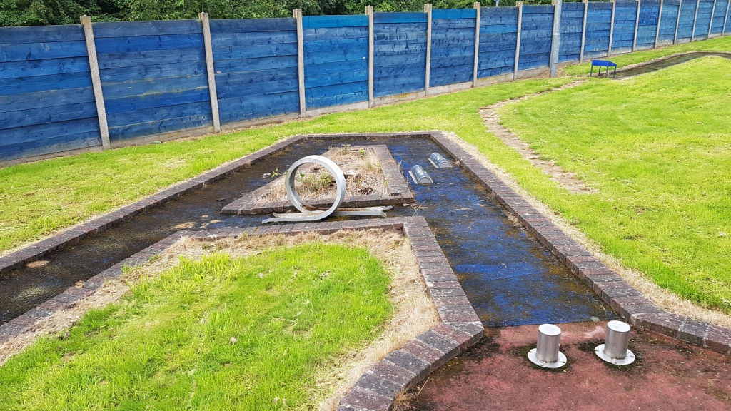 The Ham and Egger Files: Crazy Golf at Fenton Manor Sports Complex in Stoke