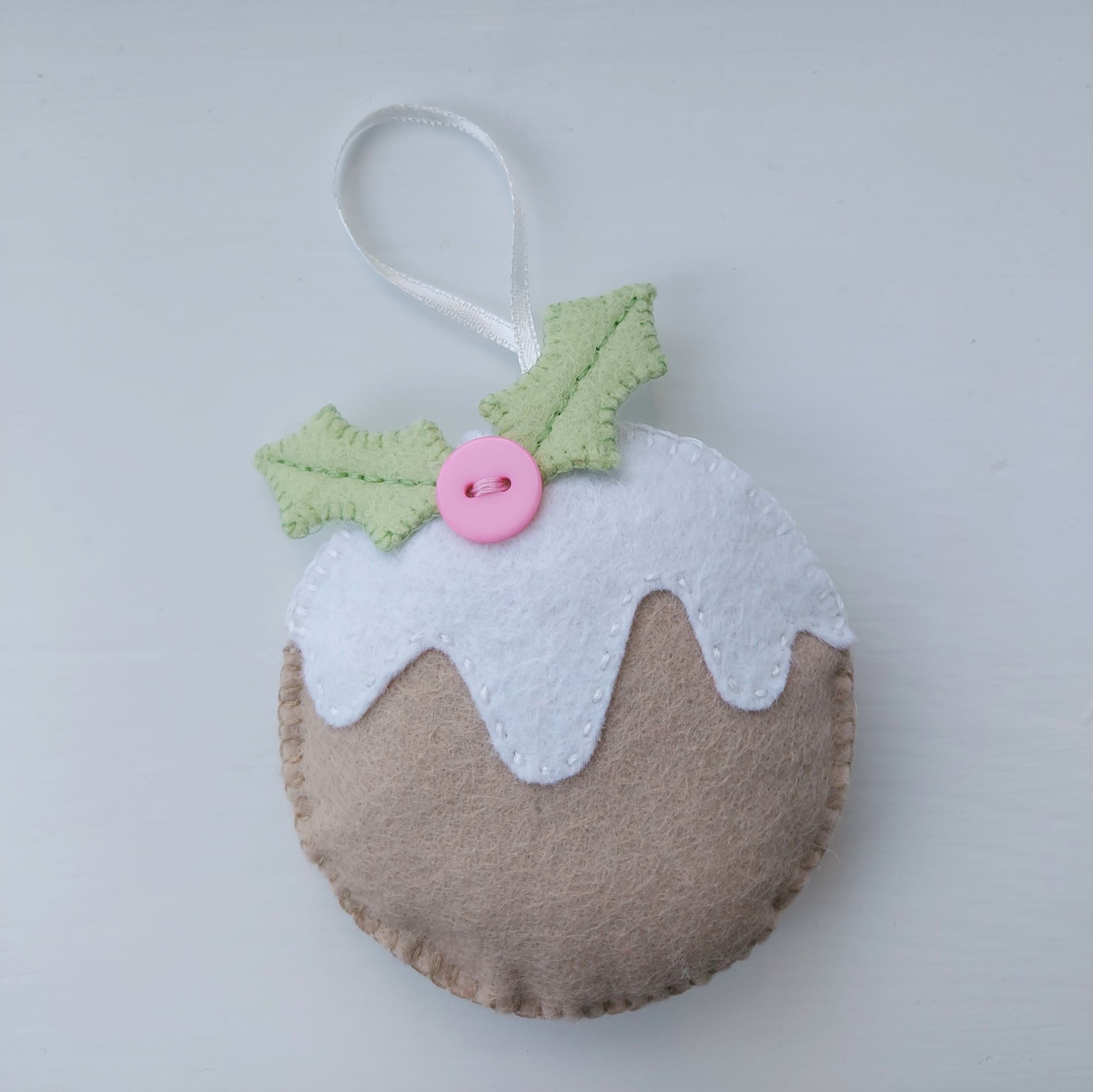 A Playful Stitch: Felt Pastel Christmas Pudding Decoration