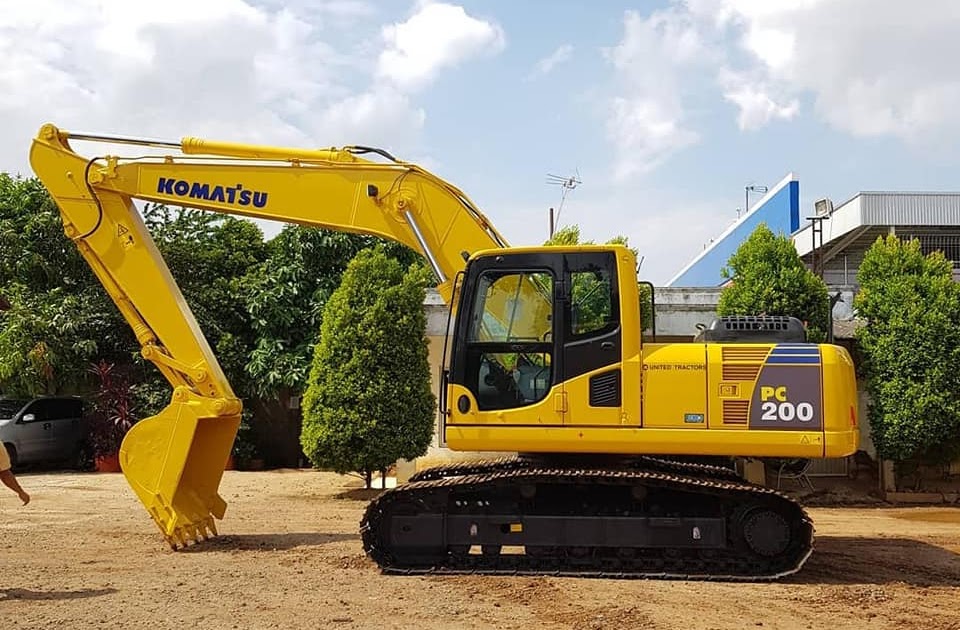 CV DIMAS PERKASA: Komatsu excavator pc200-8 2012