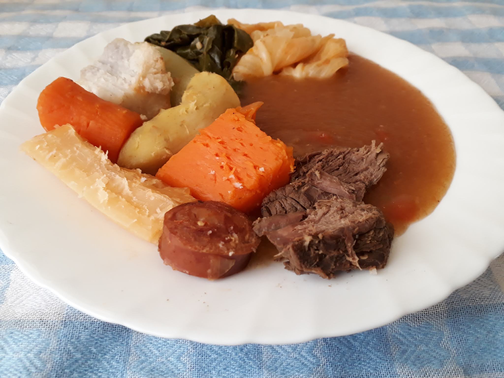 Piteisdadinha: COZIDO SIMPLES C/MOLHO DA VOVÓ + PIRÃO