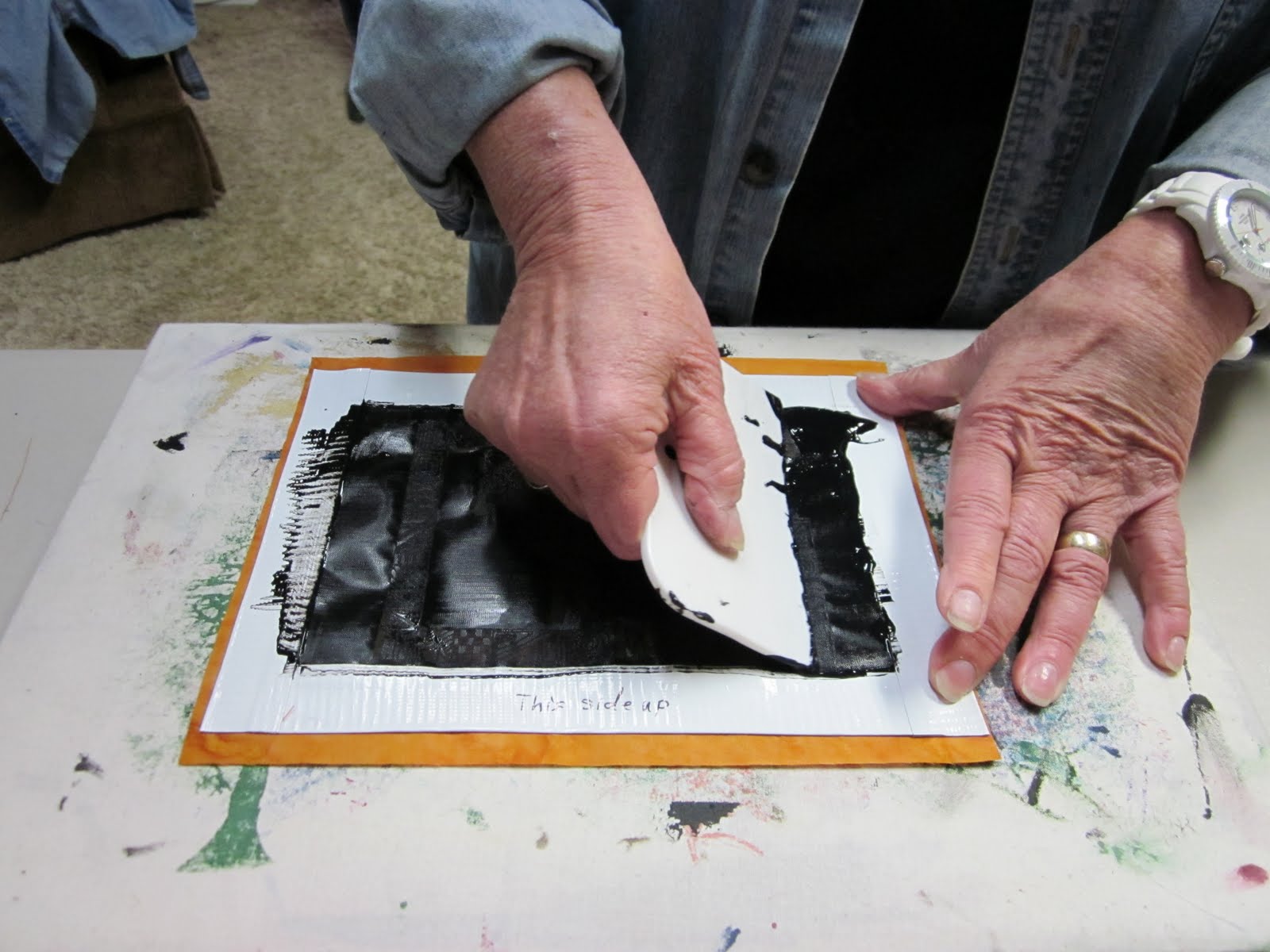 Kitambaa: Silk-Screen Printing