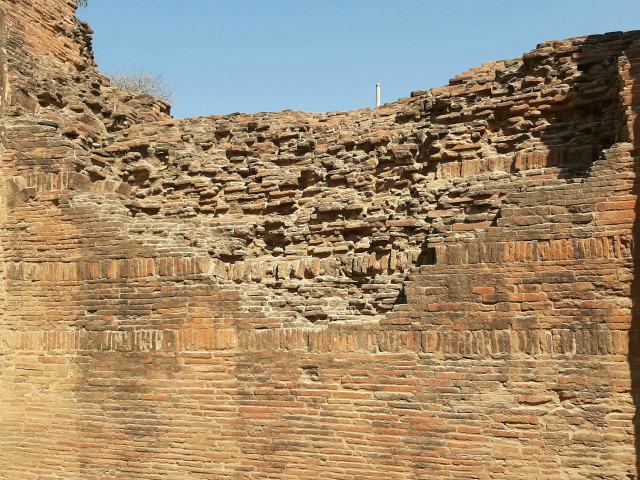 a blog about food, art, travel & more...: Tharabha Gate, Bagan