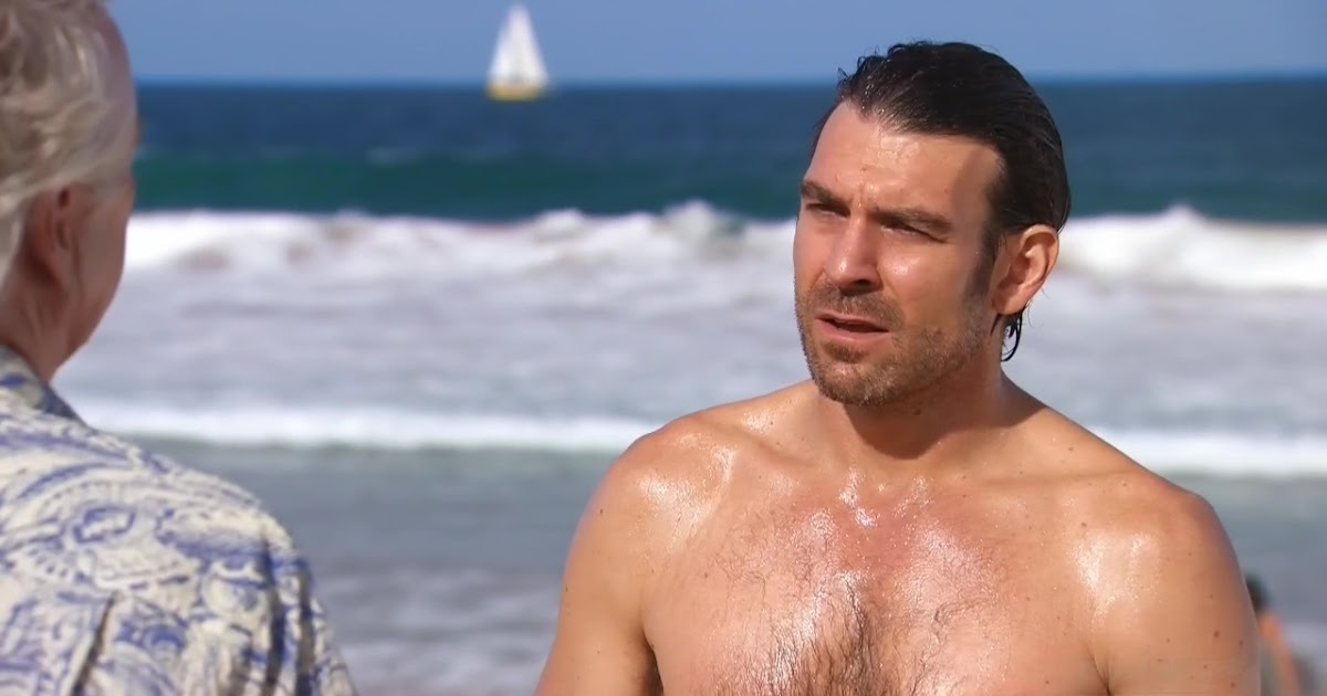 ausCAPS: Rohan Nichol shirtless in Home And Away