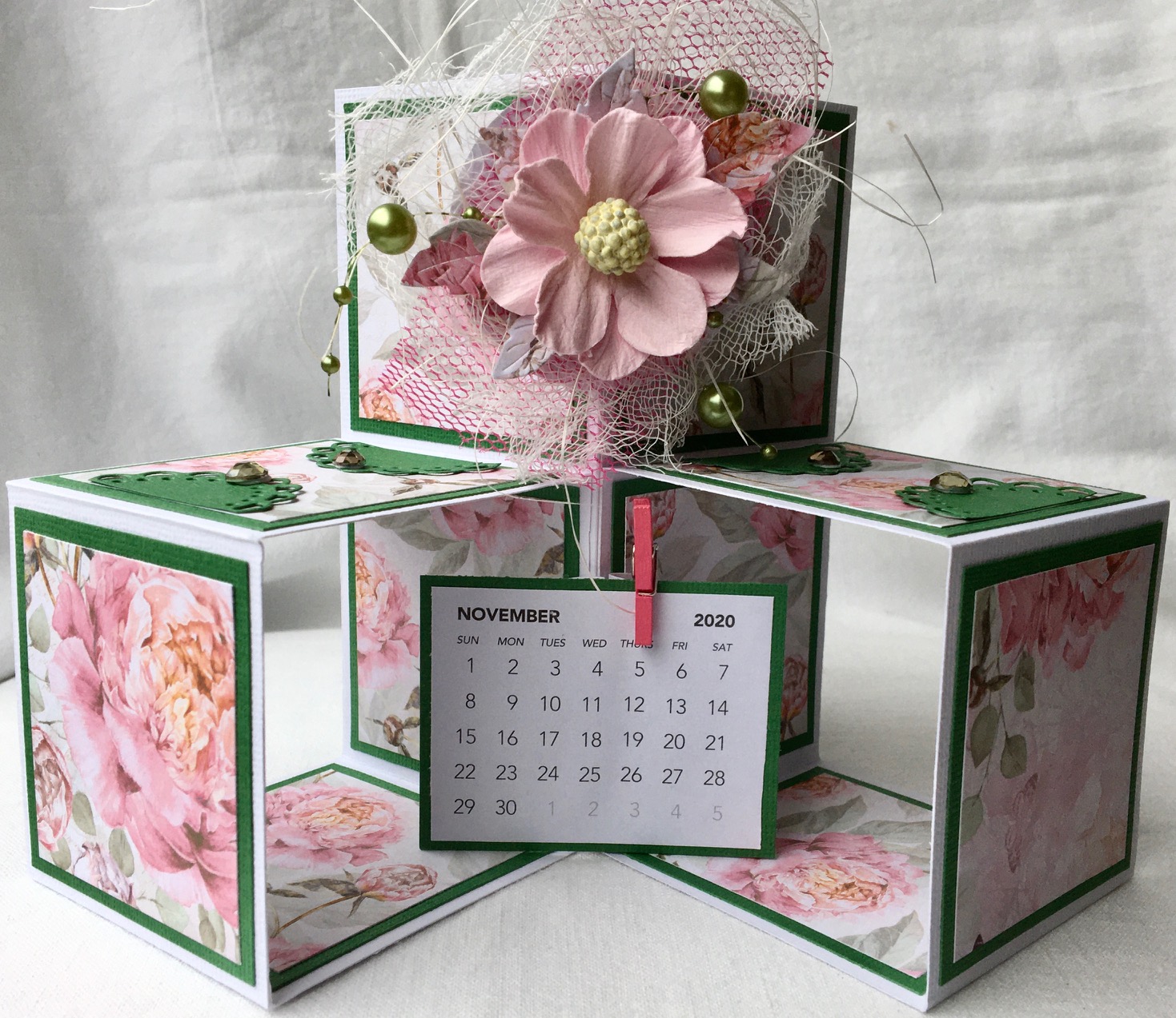 Triple Cube Card with Michelle - Couture Creations