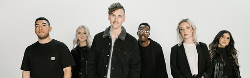 Hello! Welcome to my blog!: Blog 4: My favorite band!!