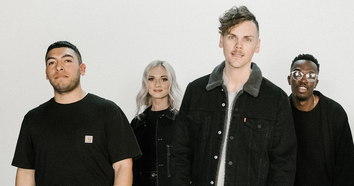 Hello! Welcome to my blog!: Blog 4: My favorite band!!