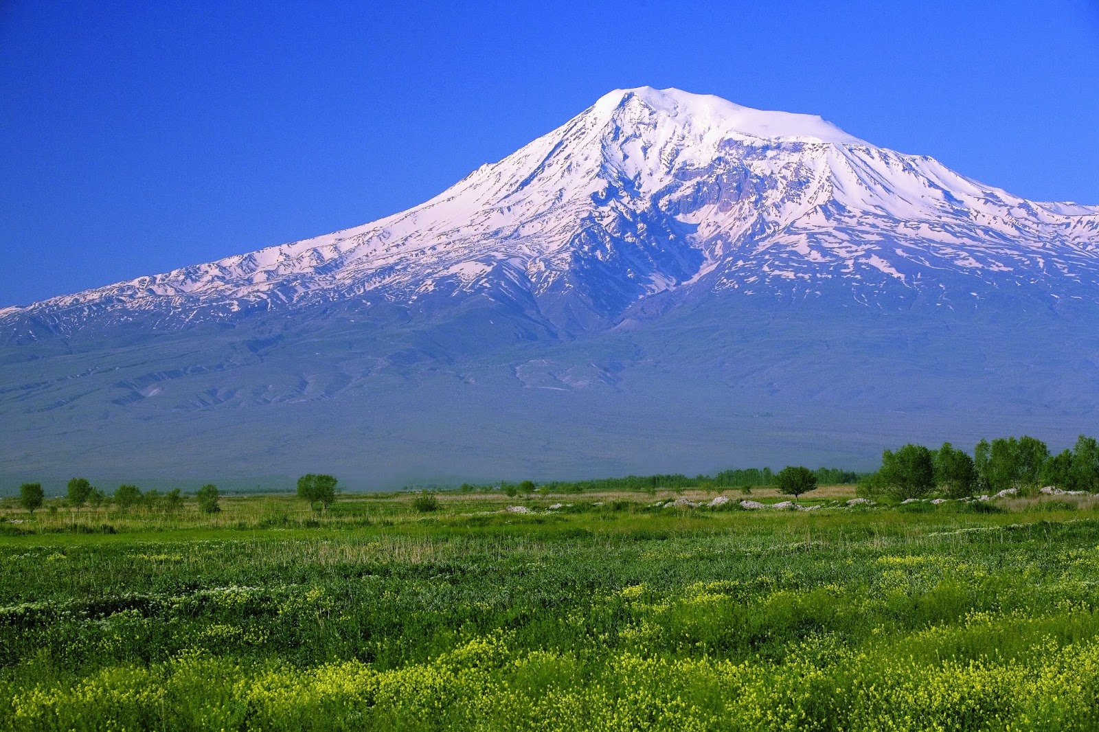 I ragazzi del CAI sulla vetta del monte Ararat - Primo Magazine