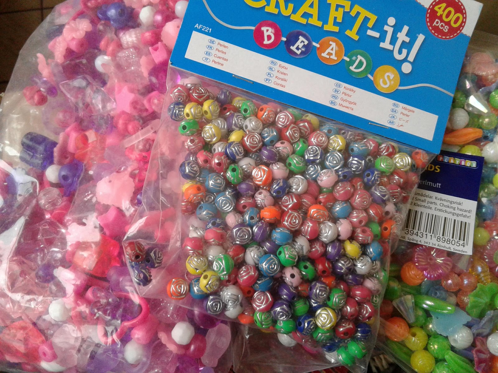 Cine te educă prin jocuri și zâmbete?