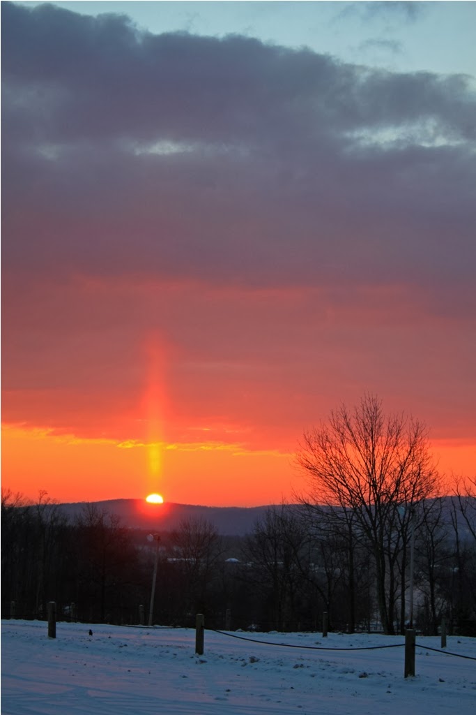 Roundtop Ruminations: Sun pillar at sunrise