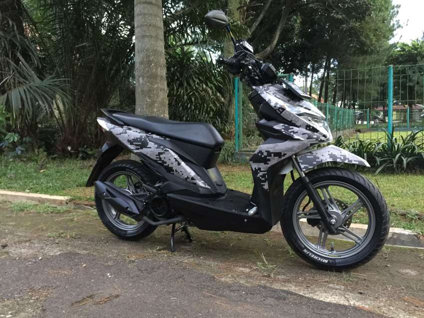 Modifikasi Beat Street Fighter Hitam Putih Silver Ring 17 Trail ...