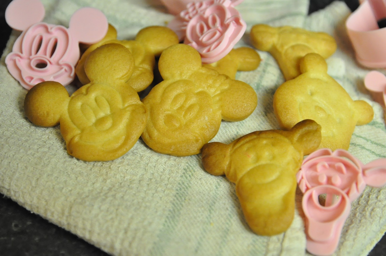 Baking Makes Perfect: Petits beurres Disney