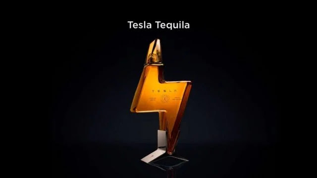 Botellas vacías de tequila Tesla de $ 250 se venden por hasta $ 999 en eBay