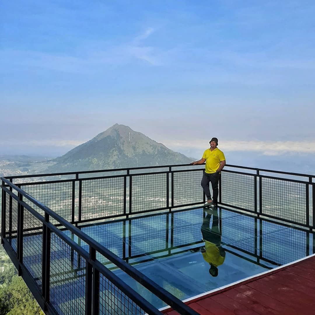 Lokasi dan Tiket Masuk Awang Awang Sky View Magelang di Gunung Telomoyo