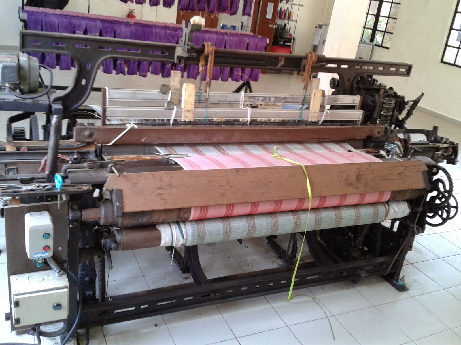 Mesin Tenun - Perumperindo.co.id