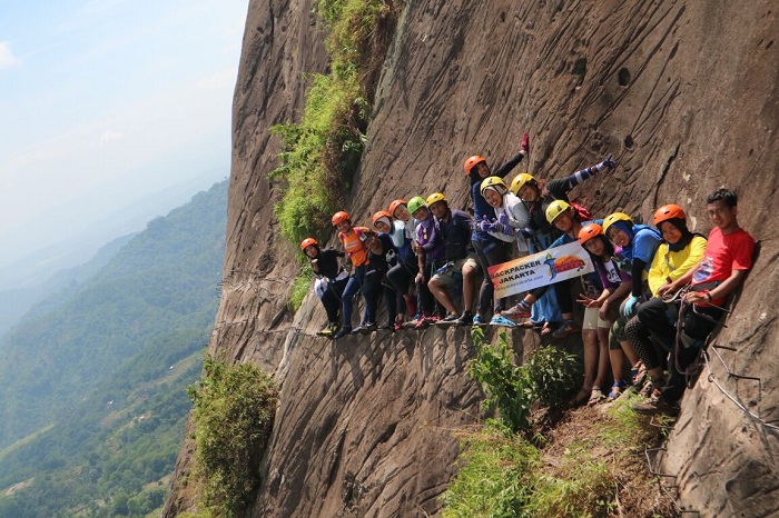 Lokasi Tebing Gunung Parang Purwakarta, Wisata Yang Memacu Adrenalin