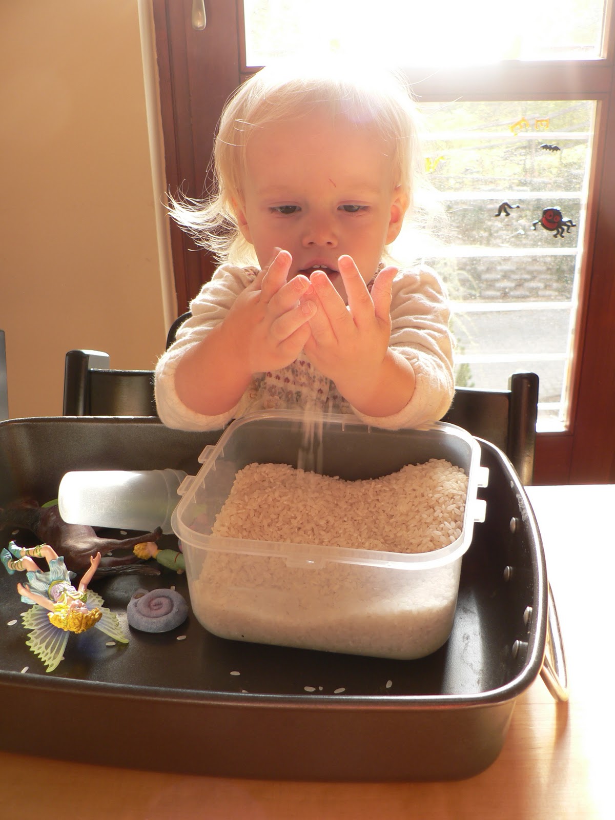 Mama Pea Pod: {Rice Sensory Tub}