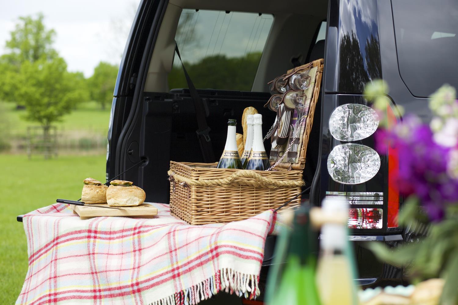 The Motoring World: James Martin and Land Rover collaborate to produce ...