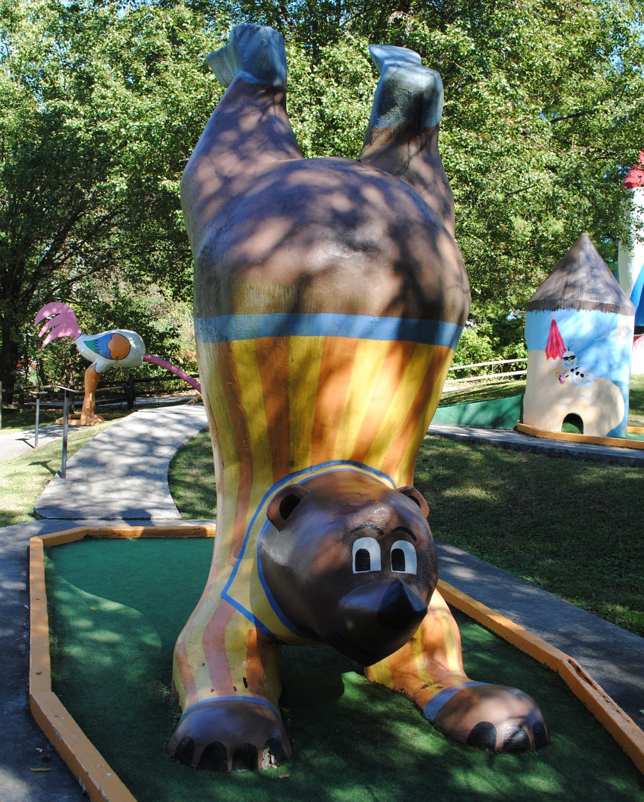 The Carpetbagger: Sir Goony's Mini-Golf
