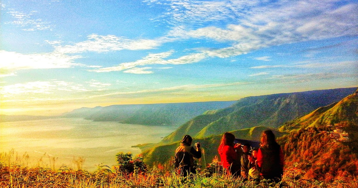 Pesona Danau Toba dari Atas Bukit Gajah Bobok-kenichapedia
