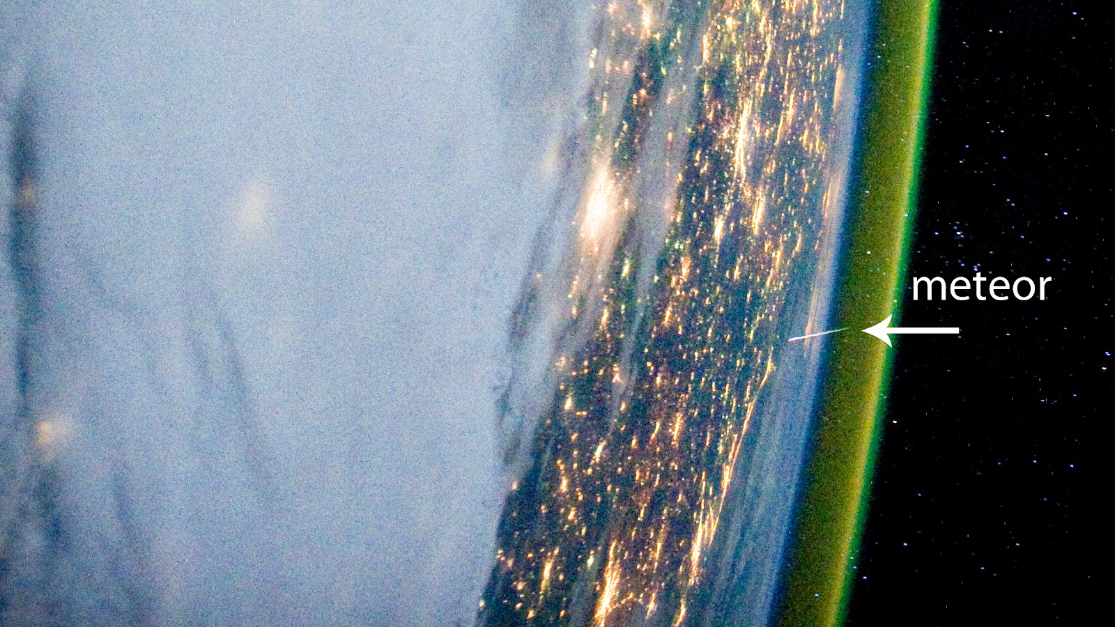 Earth, Night Glow, Aurora and Atmosphere.: What is Night Glow/Airglow?