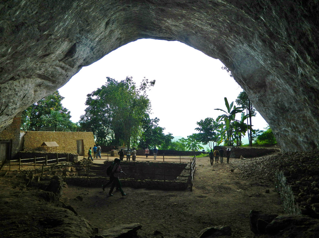 Fa Hien Cave වසර 33,000 කට පමණ පෙර