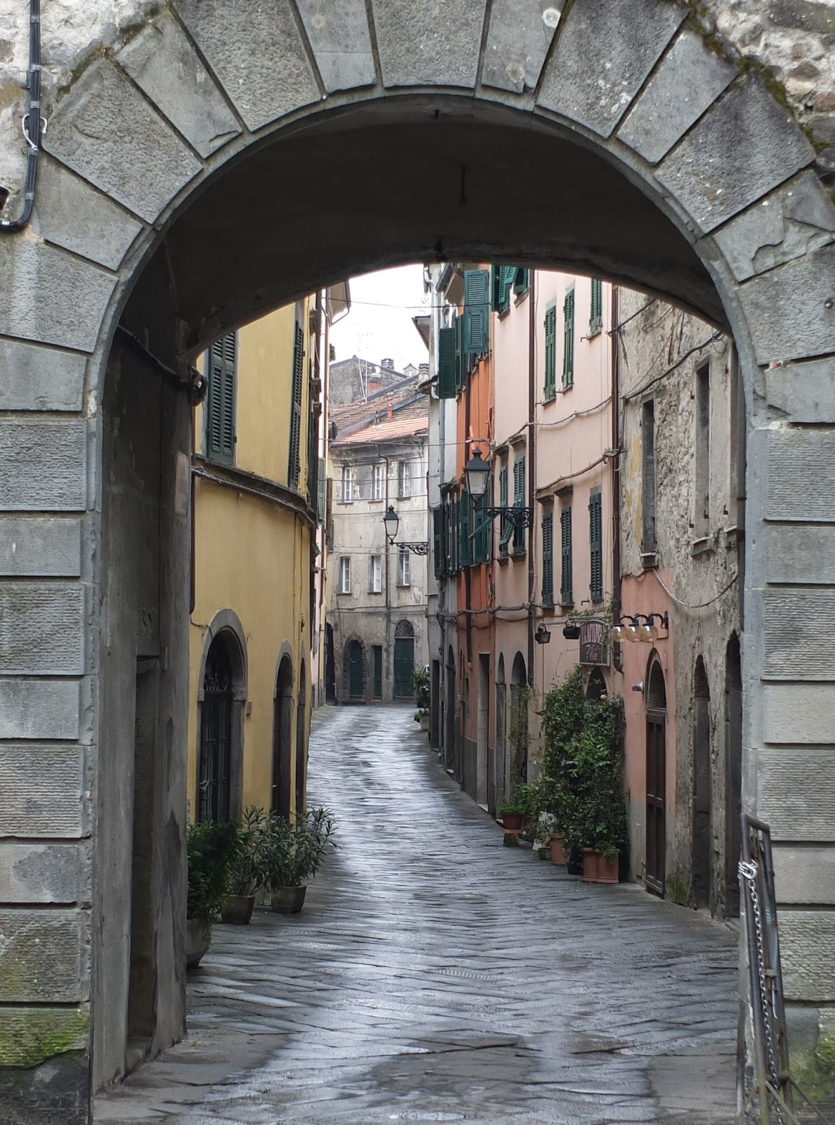 A Path To Lunch: Pontremoli Travel Guide - Ten Things To Do