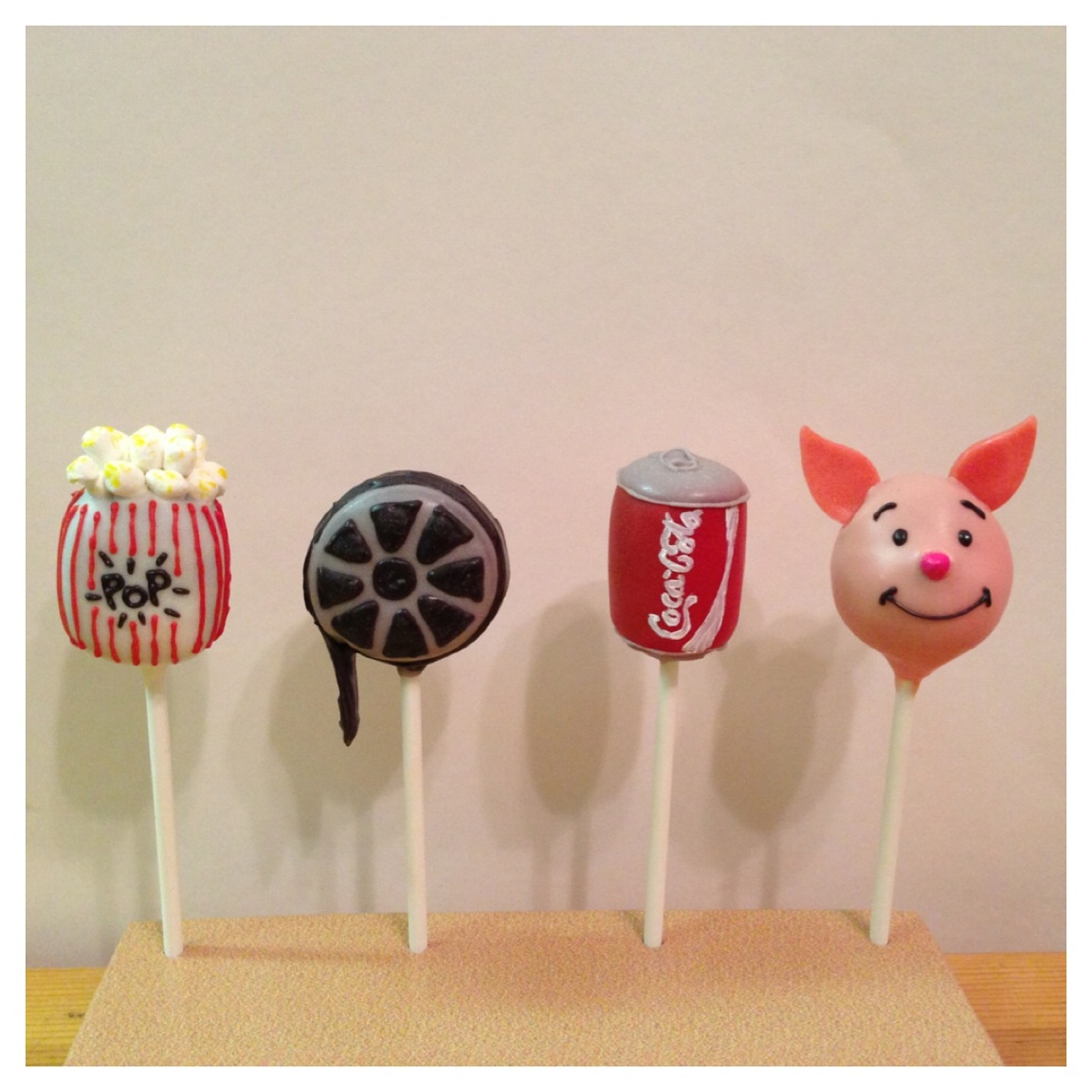 vypassetti cake pops: April Cake Pops