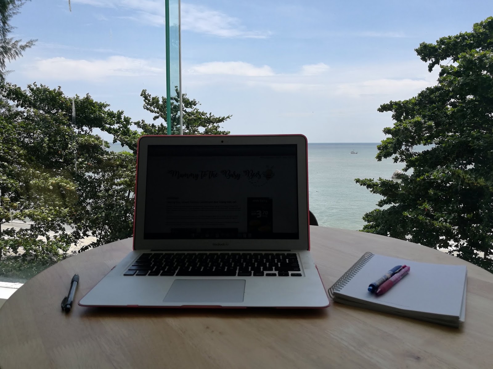 Ruang kerja menarik di The Venture co-working space, Tanjung Tokong ...