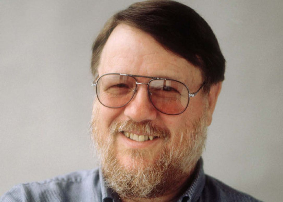 RAY TOMLINSON PENEMU E-MAIL